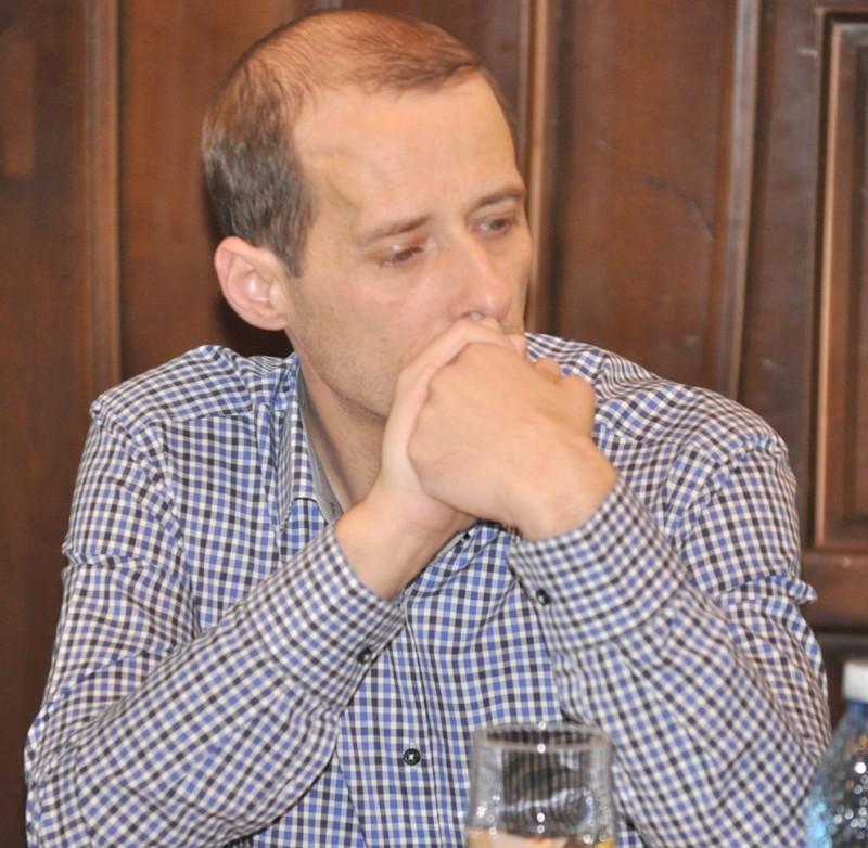 George Papari | replicaonline.ro