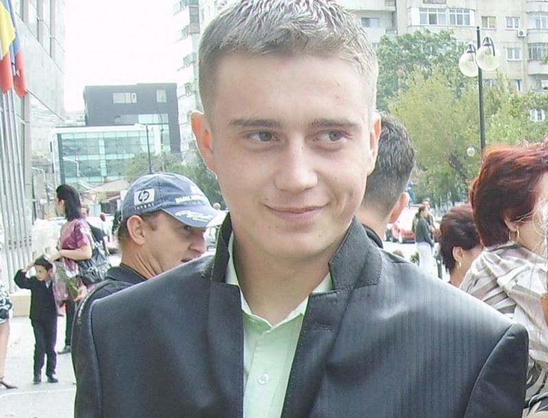 Înmormântare în loc de nuntă! Tânărul care a murit pe DN3 doar ce îşi ...