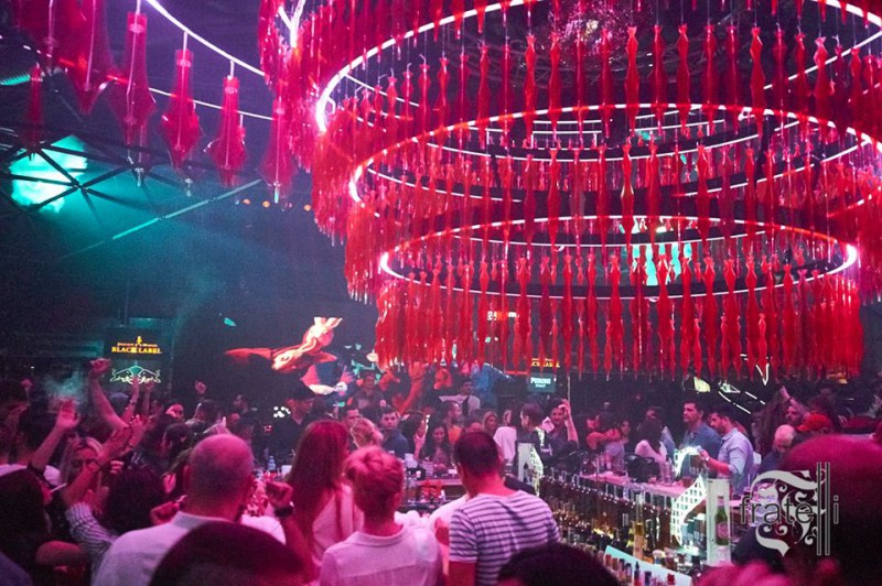 Clubul Fratelli din Constanţa şi-a tras obloanele | replicaonline.ro