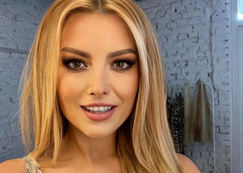 Elena Gheorghe, imagini senzuale din vacanță! Moment de „Bam Bam” când ...