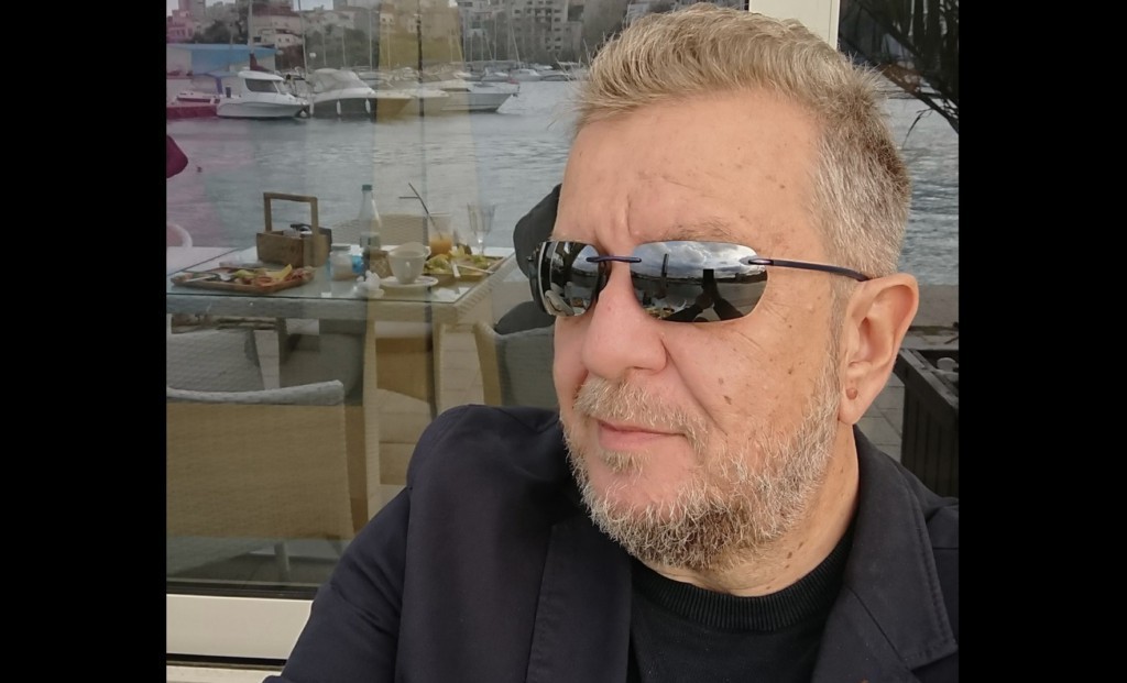 Hotelul Nyota din Mamaia, înghiţit de bălăriile lui Valentin Ionescu ...