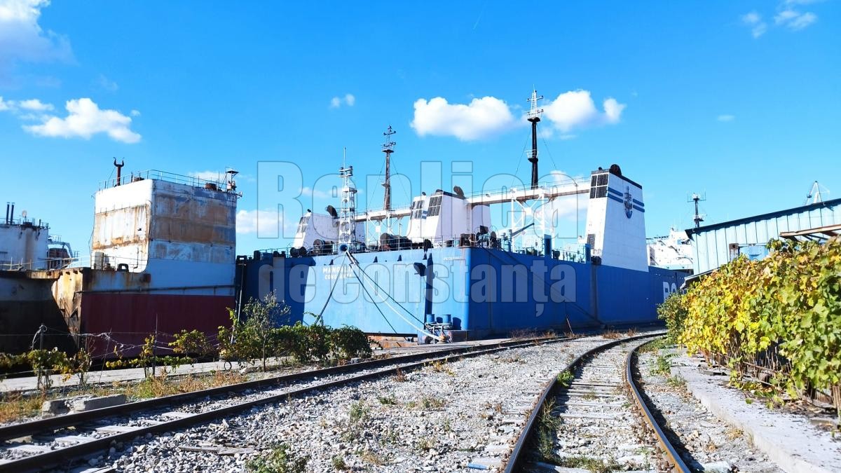 Feriboturile 'Mangalia' şi 'Eforie', mâncate de rugină, își plâng de ...