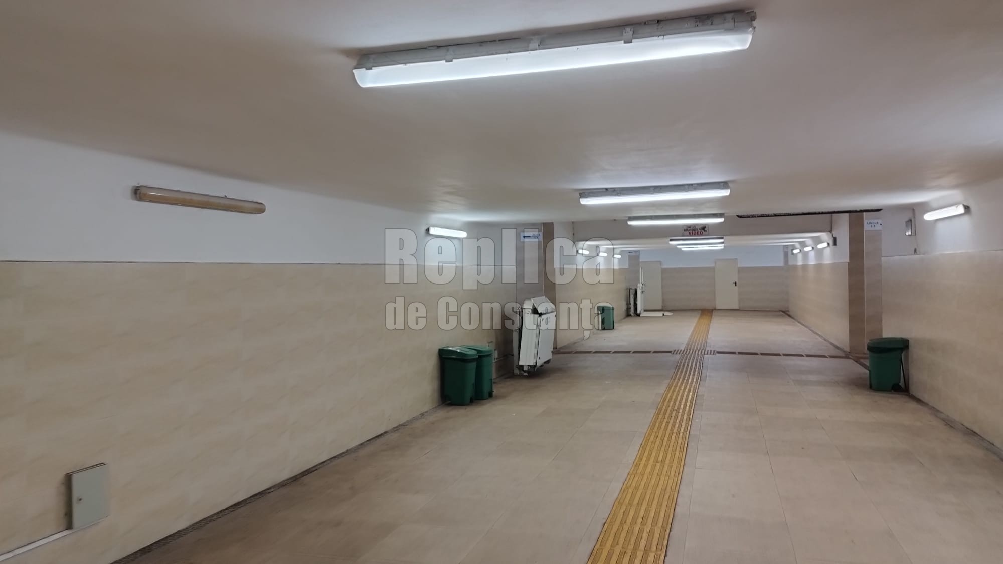 Tunelul pietonal din Gara CFR Constanța a început să se degradeze, după ...