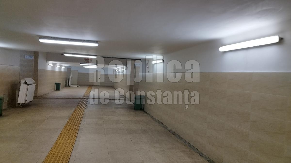 Tunelul pietonal din Gara CFR Constanța a început să se degradeze, după ...