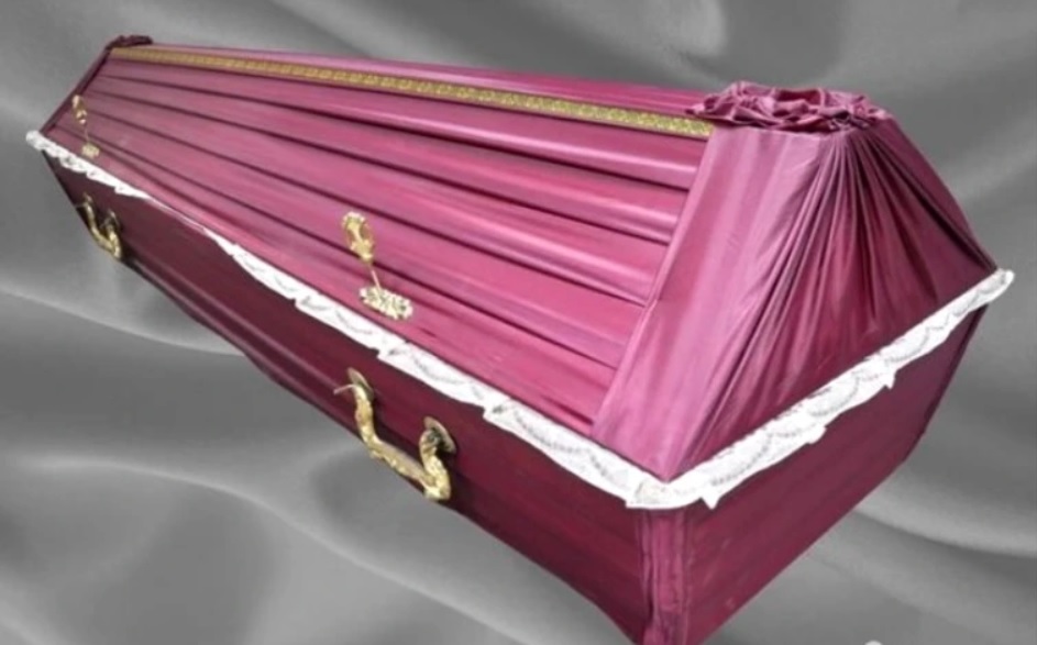 Ana Morodan își face firmă de pompe funebre! Vrea sã vândã sicrie roz ...