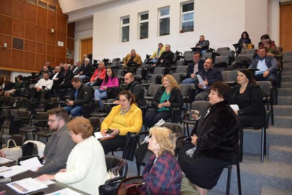 Primarii din județ văd cu ochi buni mărirea salariilor | replicaonline.ro