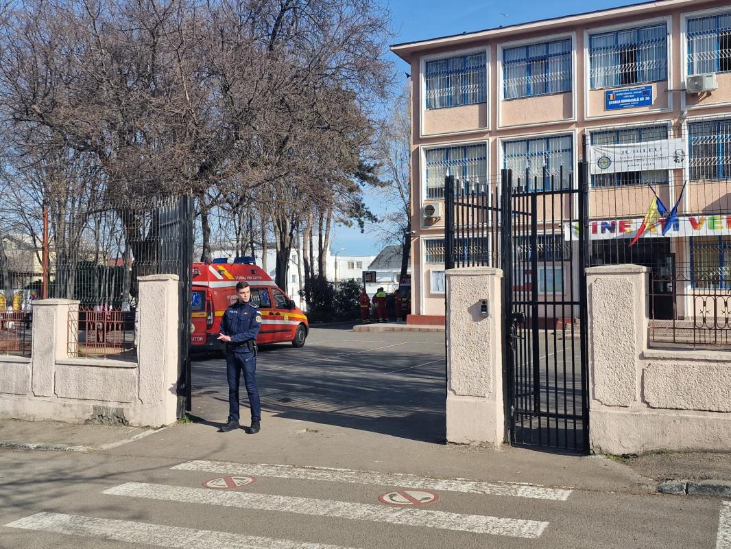 Alertă la Școala 30! A izbucnit un incendiu, elevii autoevacuați! Video ...