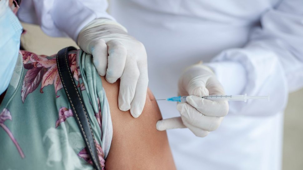 Vaccinarea anti-HPV, cea mai eficientă prevenţie a cancerului de col ...
