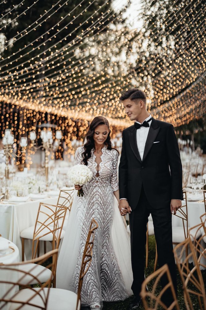 Ce fac fiul și nora lui Adrian Năstase cu campingul de la Corbu ...