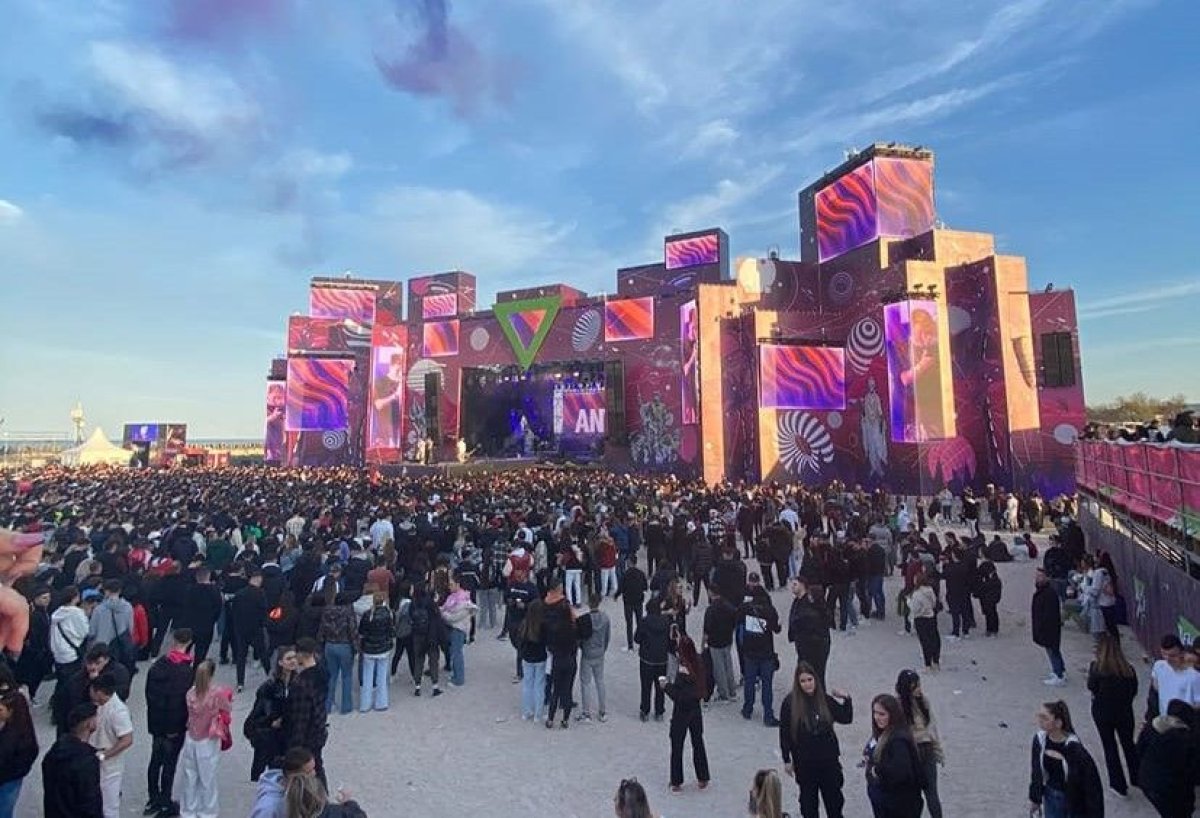 Bilanț la ”Beach, Please”: 125 de persoane prinse cu droguri ...