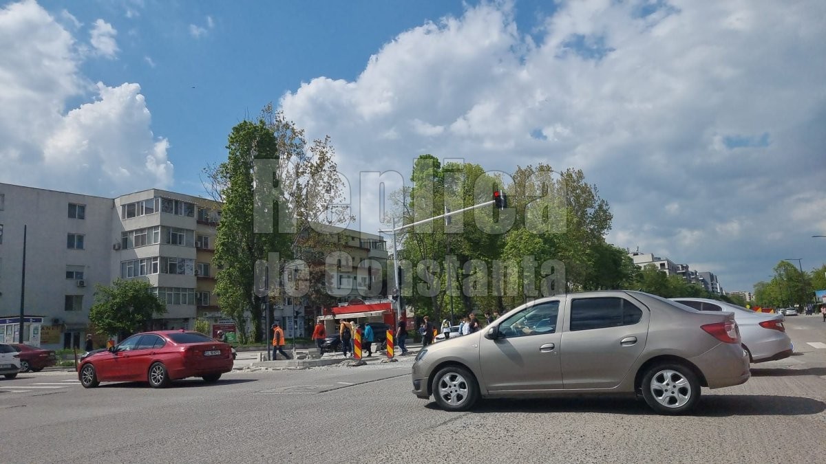 Toți sfinții și arhanghelii și-au dat întâlnire la intersecția de la ...