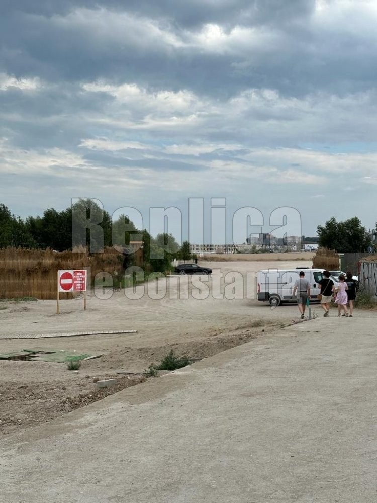 O mașină a corpului diplomatic, care nu era în misiune, „a făcut plajă ...