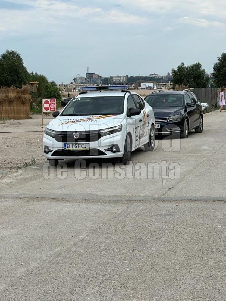 O mașină a corpului diplomatic, care nu era în misiune, „a făcut plajă ...