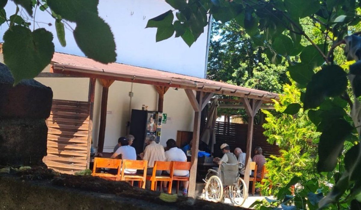 Centru de bătrâni din Timișoara, închis de urgență, în urma ...