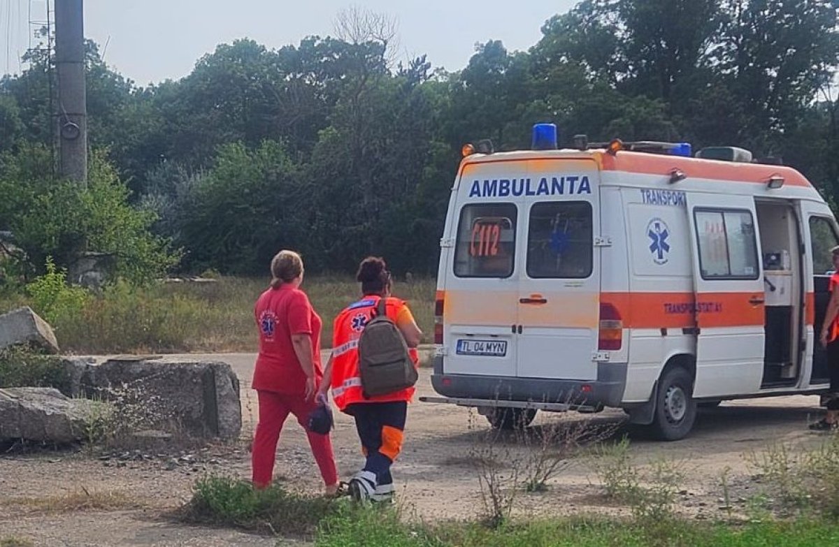 O navă ARSVOM a intervenit în rada Sulina, pentru salvarea unui marinar ...