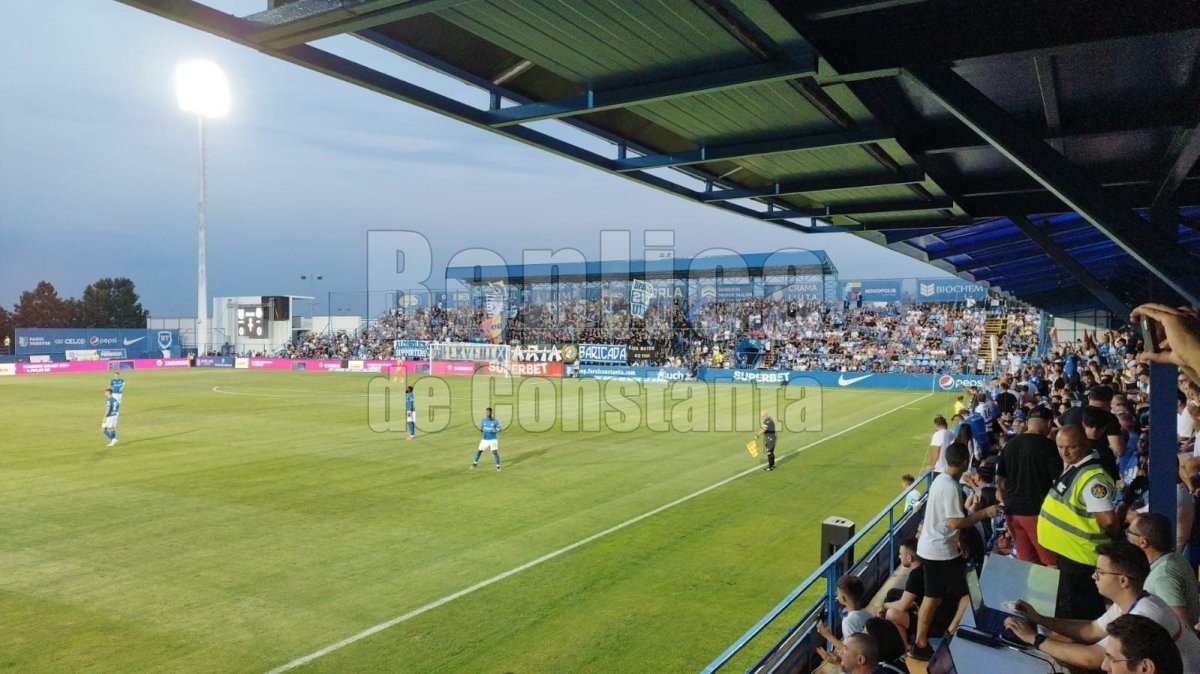 Dinamo - Farul 0-2. În zece, trupa lui Hagi se impune pe ”Arcul de ...