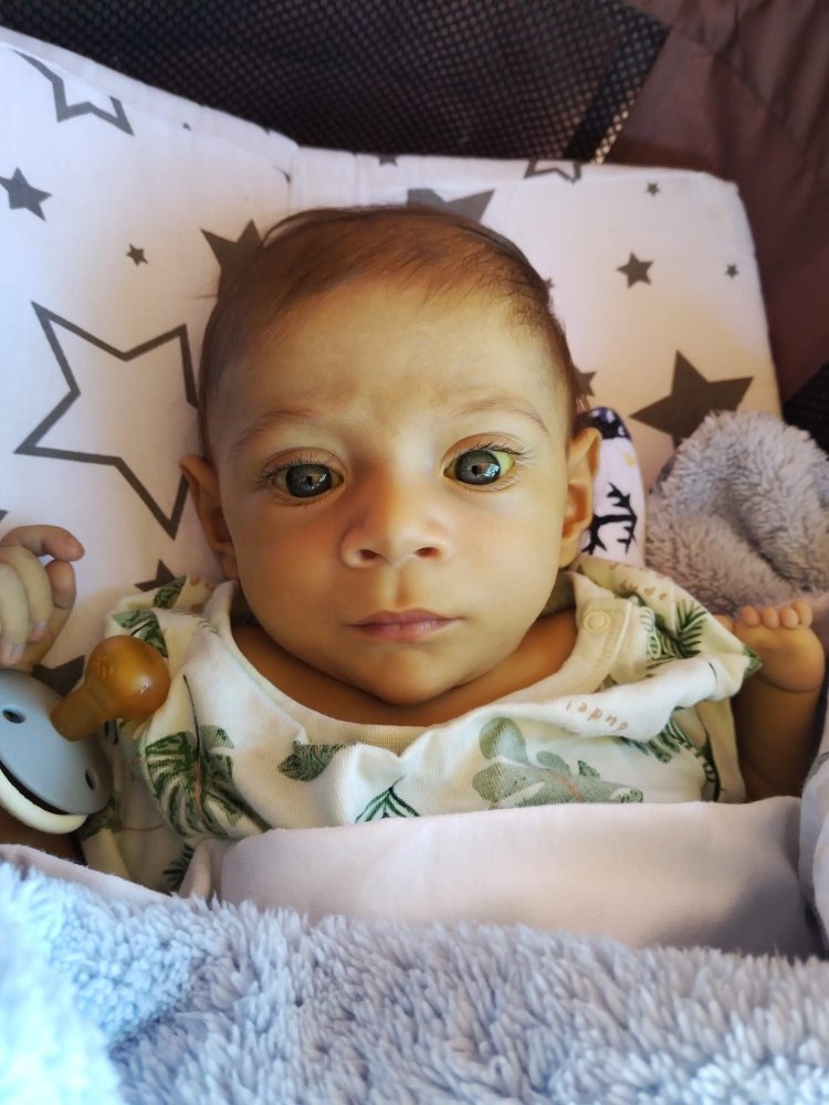 Apel umanitar! Matthias Gabriel, în vârstă de 5 luni, are nevoie de 70. ...