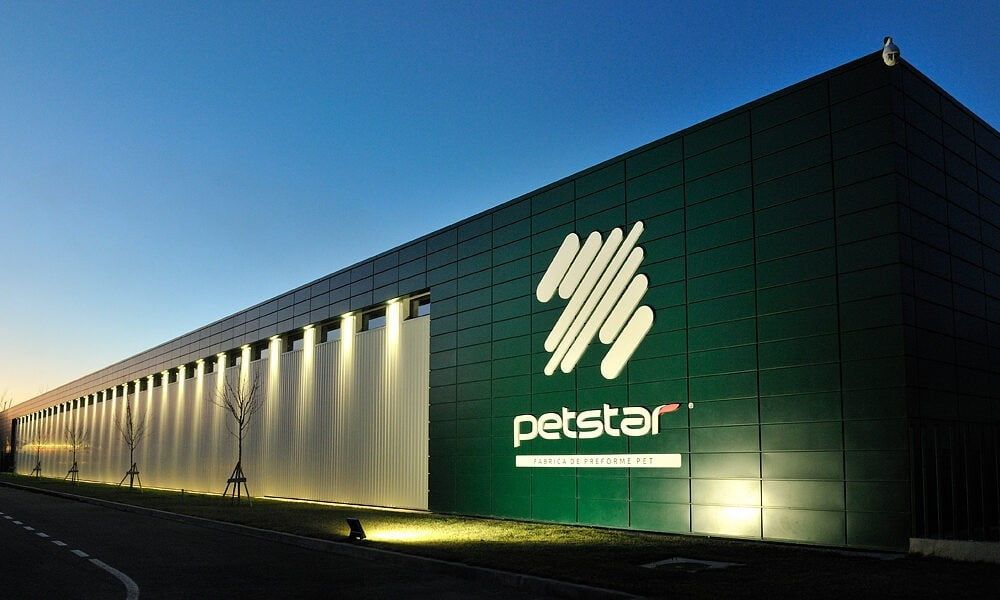 CEC Bank și Exim Banca Românească finanțează Pet Star Holding | replicaonline.ro