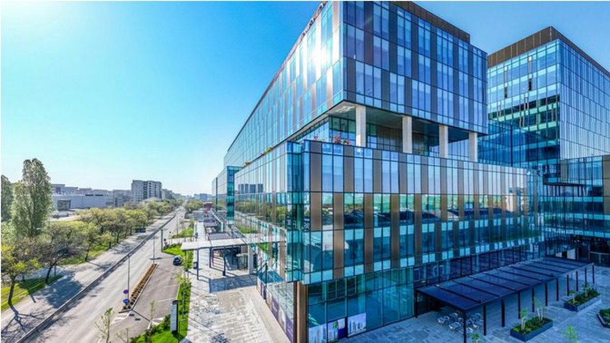 Volumul tranzacţiilor cu terenuri pentru proiecte imobiliare comerciale a fost de 400 de ...