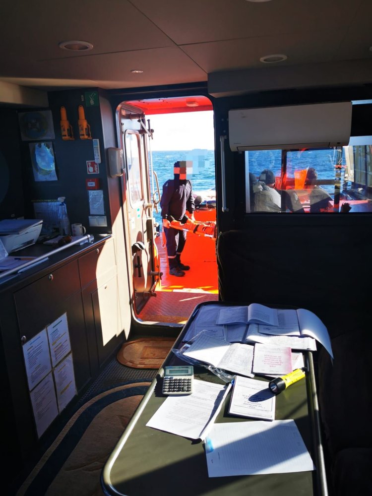 ARSVOM a intervenit pentru a salva un navigator în stare de ...