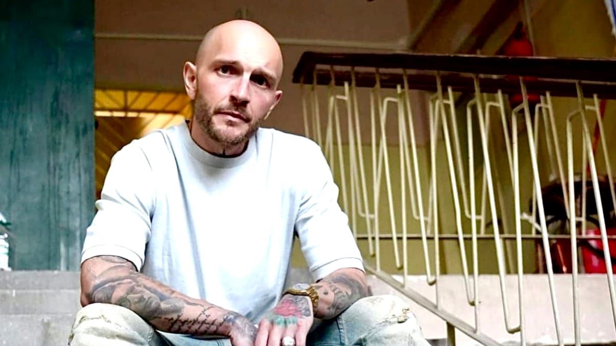 Bordea, surprins în timp ce se săruta cu noua iubită. Cine este ...