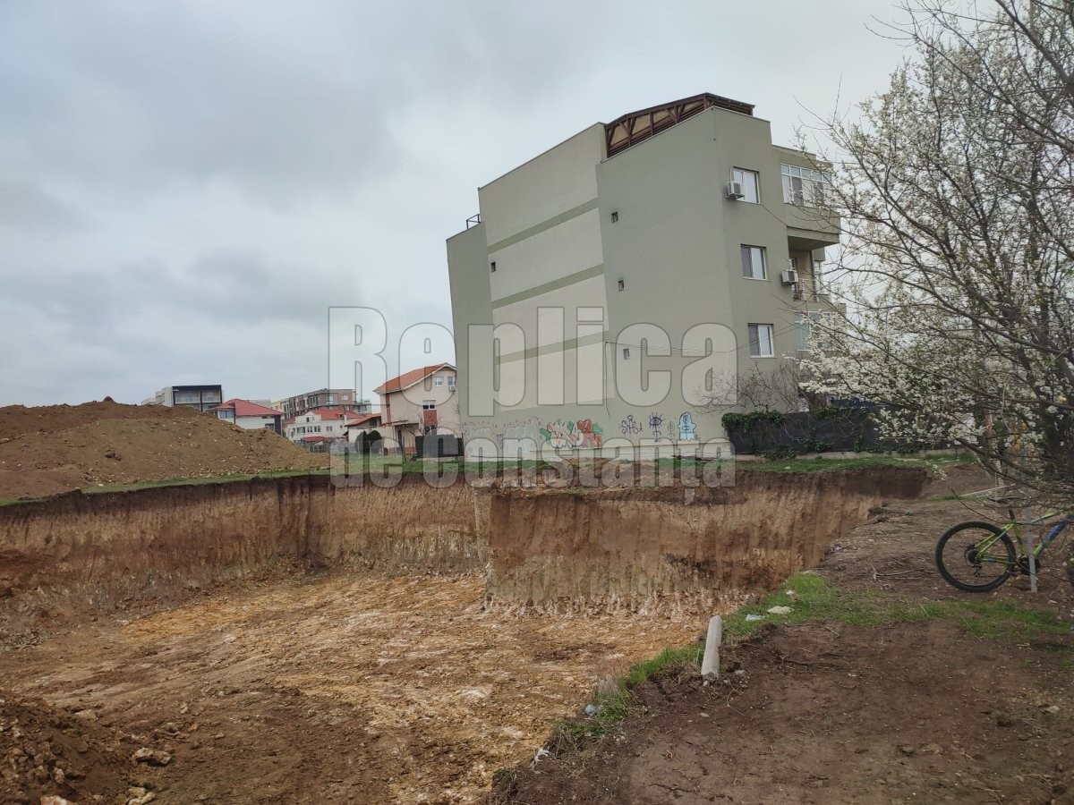 În Palazu Mare, fiecare construiește după legea lui. Video ...