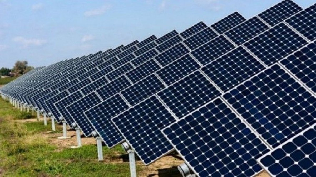 „Regele eolienelor“ a trecut pe fotovoltaice. Muntmark a vândut un parc ...
