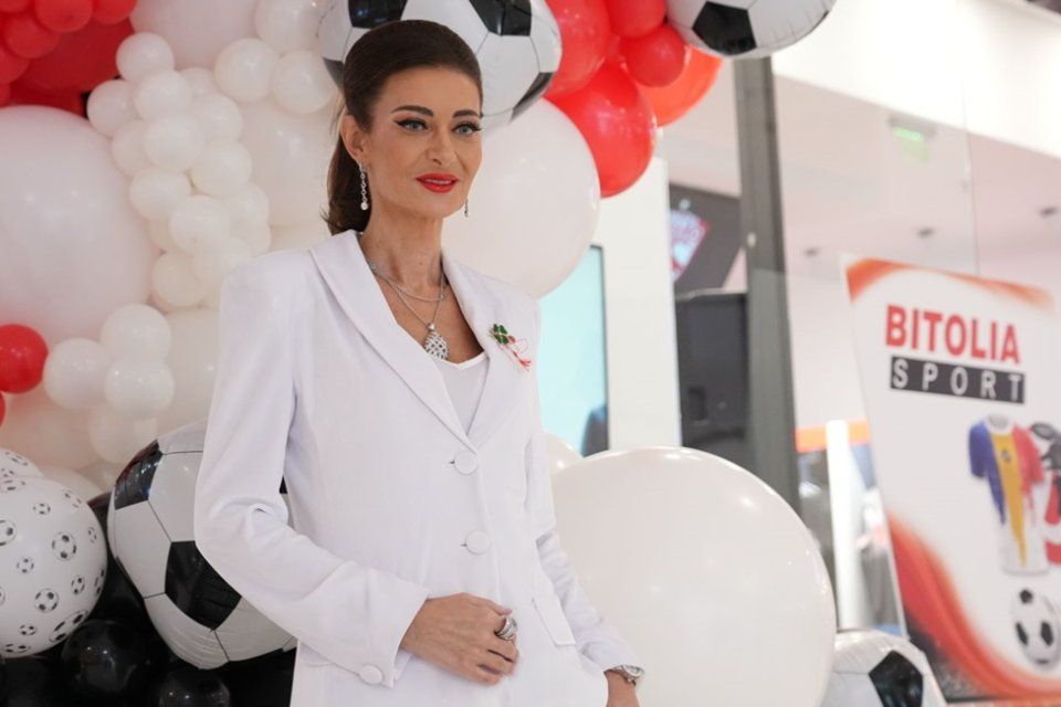 Soția lui Nicolae Badea a deschis magazin pentru dinamoviști ...