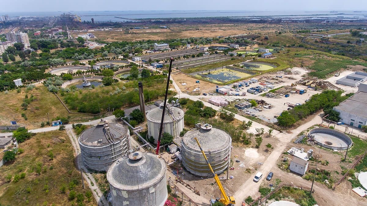Conpet SA bagă bani în clădirea de lângă Auchan... ca să nu cadă la primul cutremur ...