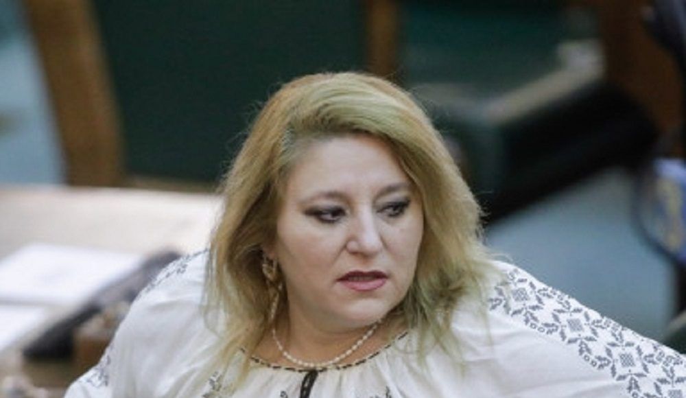 Diana Șoșoacă, lider S.O.S. România: | replicaonline.ro