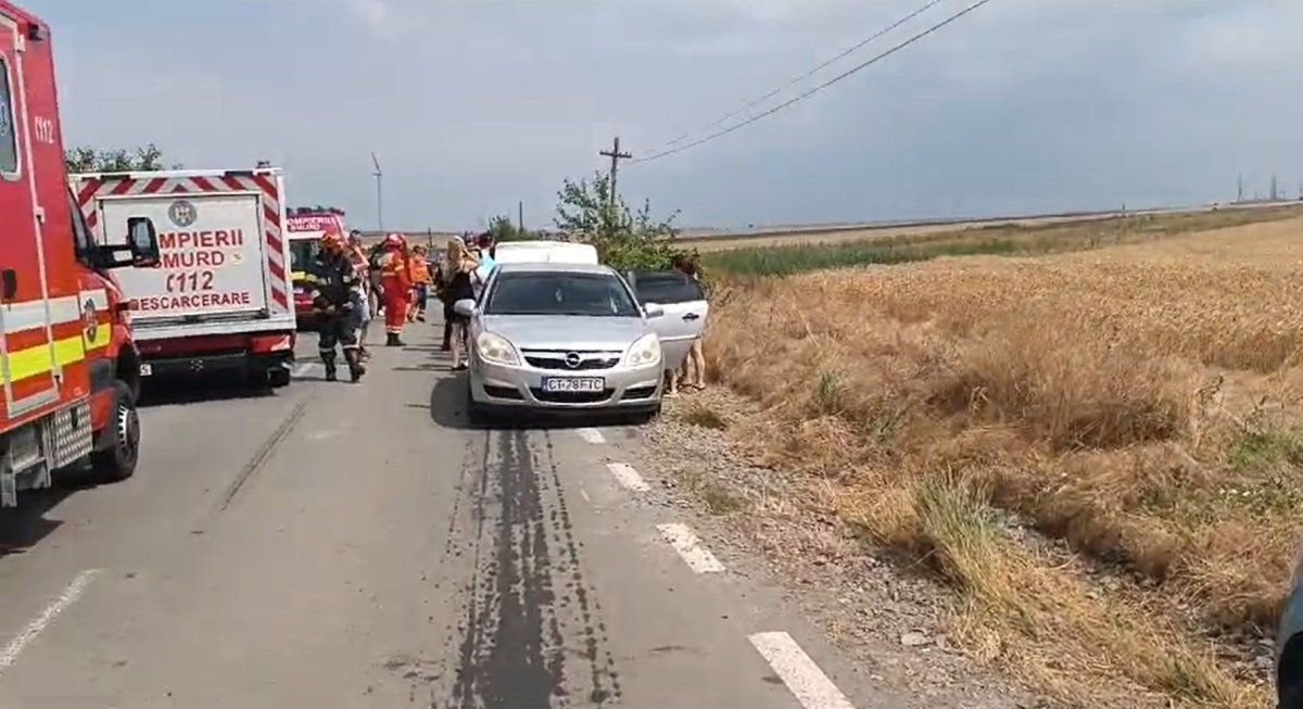Accident rutier, cu 5 mașini și 18 persoane implicate, între Tortoman și Siliștea. Video ...