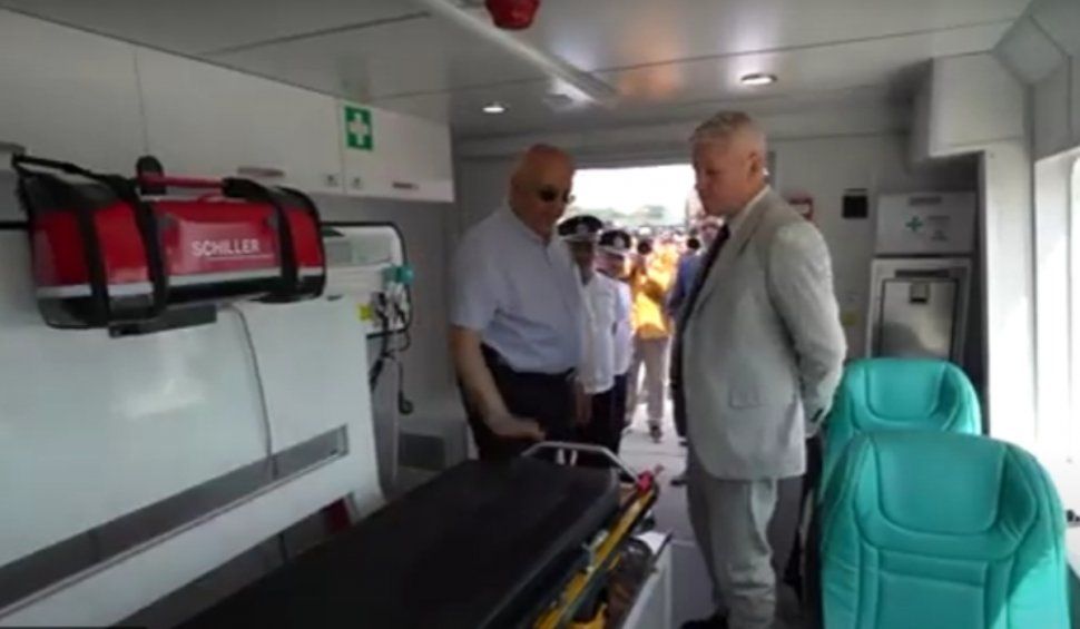 Trei noi șalupe multirol au intrat în dotarea IGSU. Ministrul Predoiu a ...