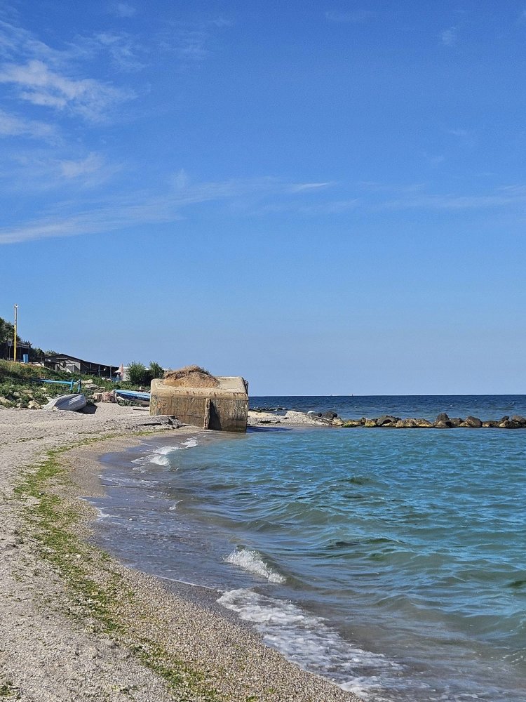 Plaja de pe litoral unde te simți ca în Grecia. Apa are cea mai ...