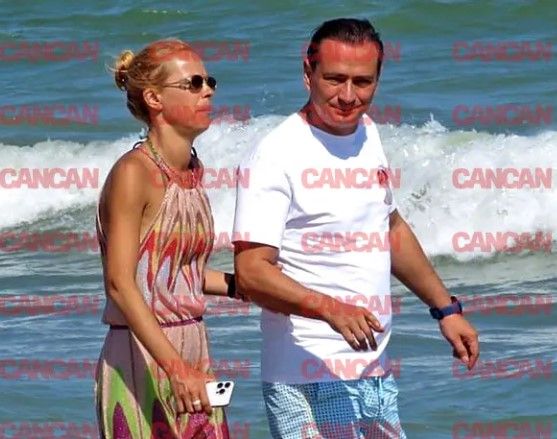 Daniel Băluță, romantic, cu soția de mână, pe plaja din Mamaia ...