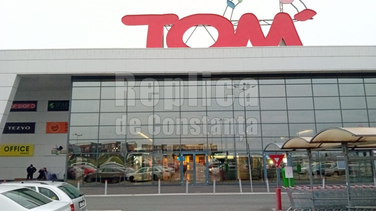O familie cere daune Centrului Comercial Tom, după ce și-a găsit mașina ...