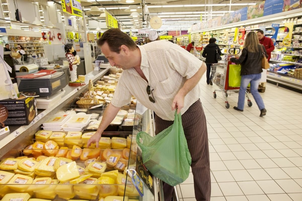 Creștere semnificativă în comerțul cu amănuntul: Volumul cifrei de ...