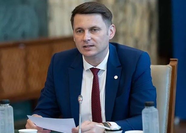 Vacanță de lux pe bani publici: Președintele Senatului merge în Japonia ...