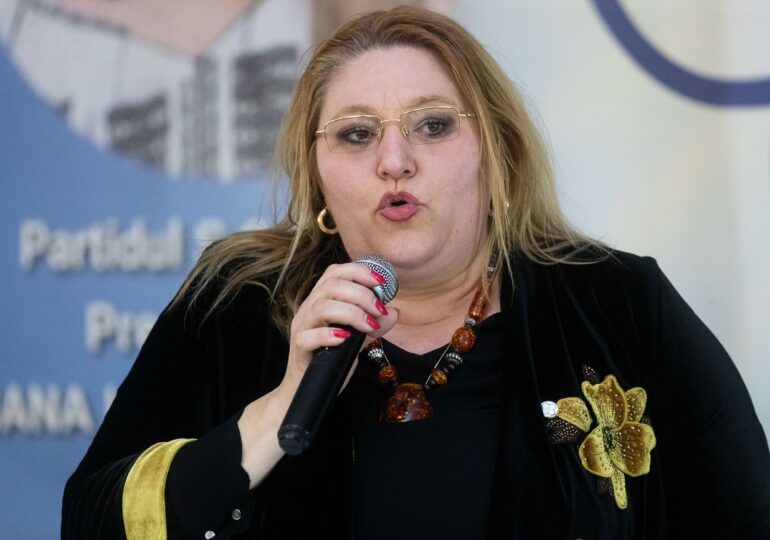 Diana Șoșoacă | replicaonline.ro
