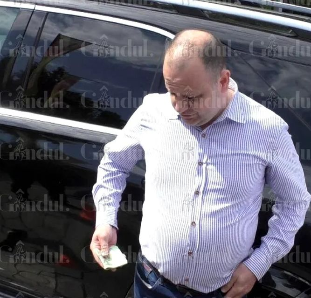 „Filmul” flagrantului care a dus la REȚINEREA inspectorului ANAF de ...