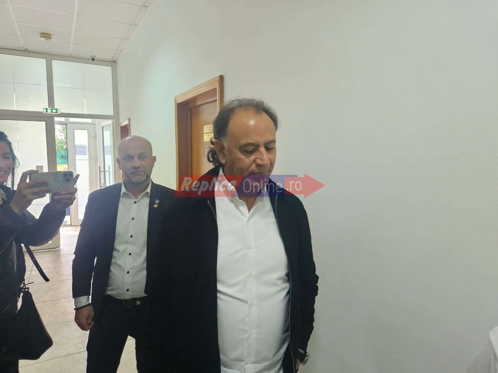 Deputații Mohammad Murad și Cosmin Hristu au votat pentru o țară...fără ...