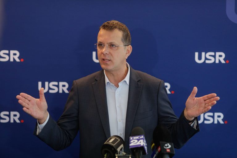 Ionuț Moșteanu și-a dat demisia din funcția de Ministru al Apărării ...