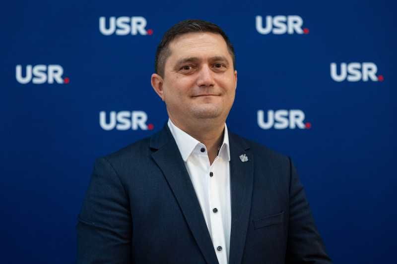 Droguri descoperite sub mașina unui senator USR: ce spune DIICOT ...