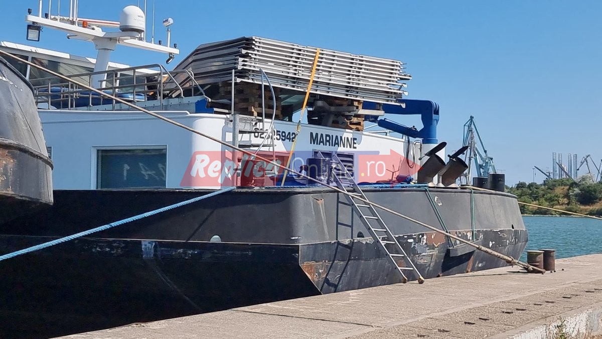 Flota unui „gigant“ în domeniul transporturilor maritime pe Dunăre a ...