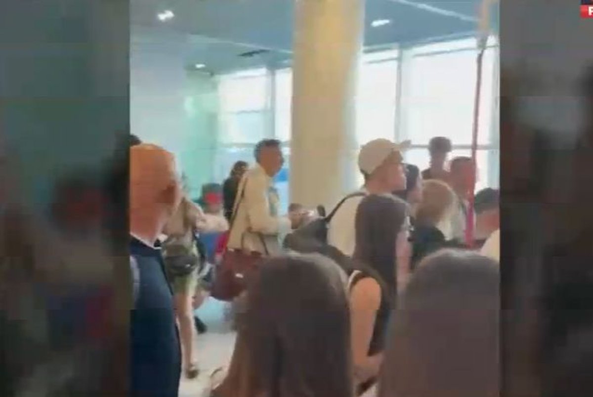 Cristian Rizea îl surprinde pe Florian Coldea într-un zbor spre Coasta ...