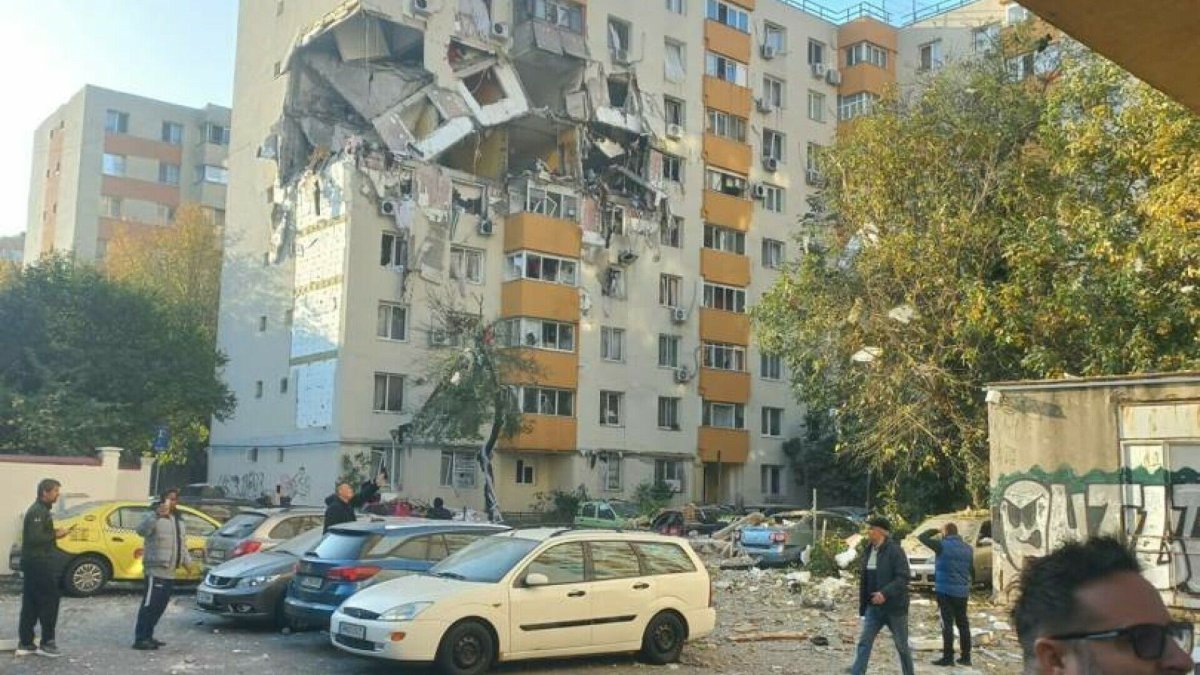 Explozie de proporții într-un bloc din București. Sunt 3 morți și mai ...