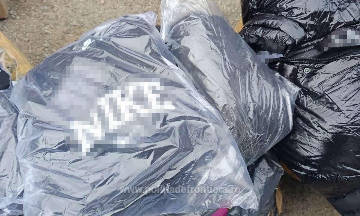 175 de produse contrafăcute, descoperite într-un microbuz la frontiera ...