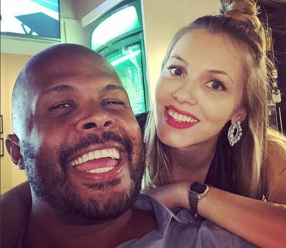 Soția lui Cabral, poză emoționantă cu fetița la sân. Ce nume au ales ...