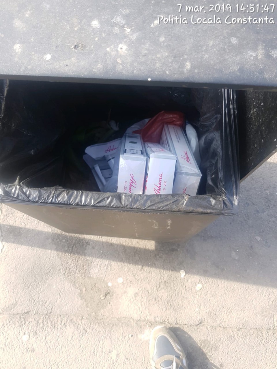 ÎNȘELĂCIUNE la bișnițari: hârtie și cartoane, în loc de țigări ...