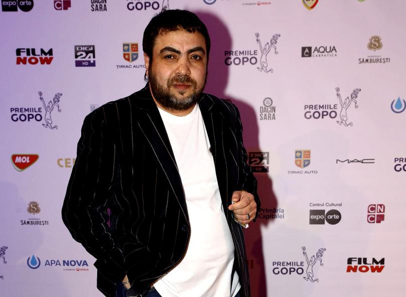 Descinderi la manelişti suspectaţi că au înşelat oameni în pandemie ...