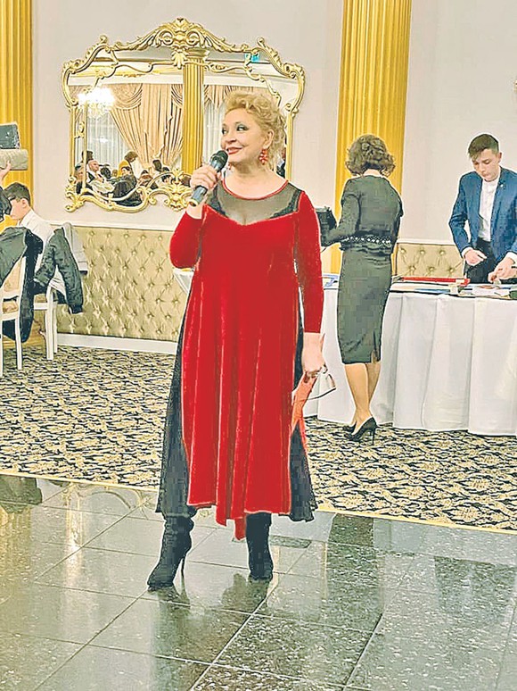 Cum s-au reinventat după ce au rămas fără emisiuni TV. Din ce trăiesc ...